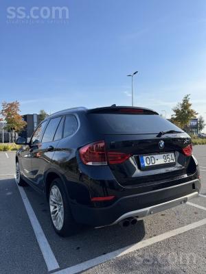 Melns BMW X1 2014 Rīga, ar dzinēja tilpumu 2.00 L un nobraukumu 122 tūkst. km par 6990 €, foto 1 vietnē AUTOMOTO.COM.LV