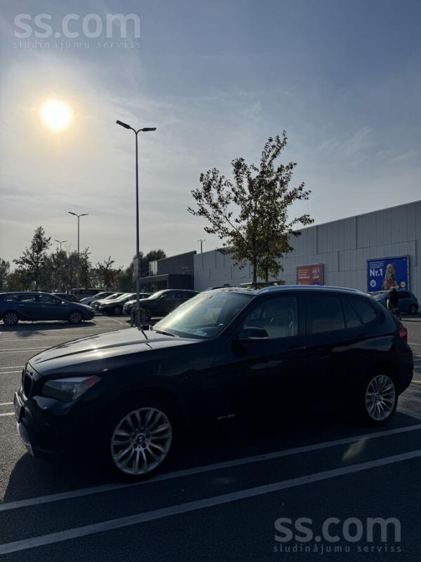 Melns BMW X1 2014 Rīga, ar dzinēja tilpumu 2.00 L un nobraukumu 122 tūkst. km par 6990 €, foto 4 vietnē AUTOMOTO.COM.LV