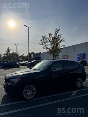 Melns BMW X1 2014 Rīga, ar dzinēja tilpumu 2.00 L un nobraukumu 122 tūkst. km par 6990 €, foto 4 vietnē AUTOMOTO.COM.LV