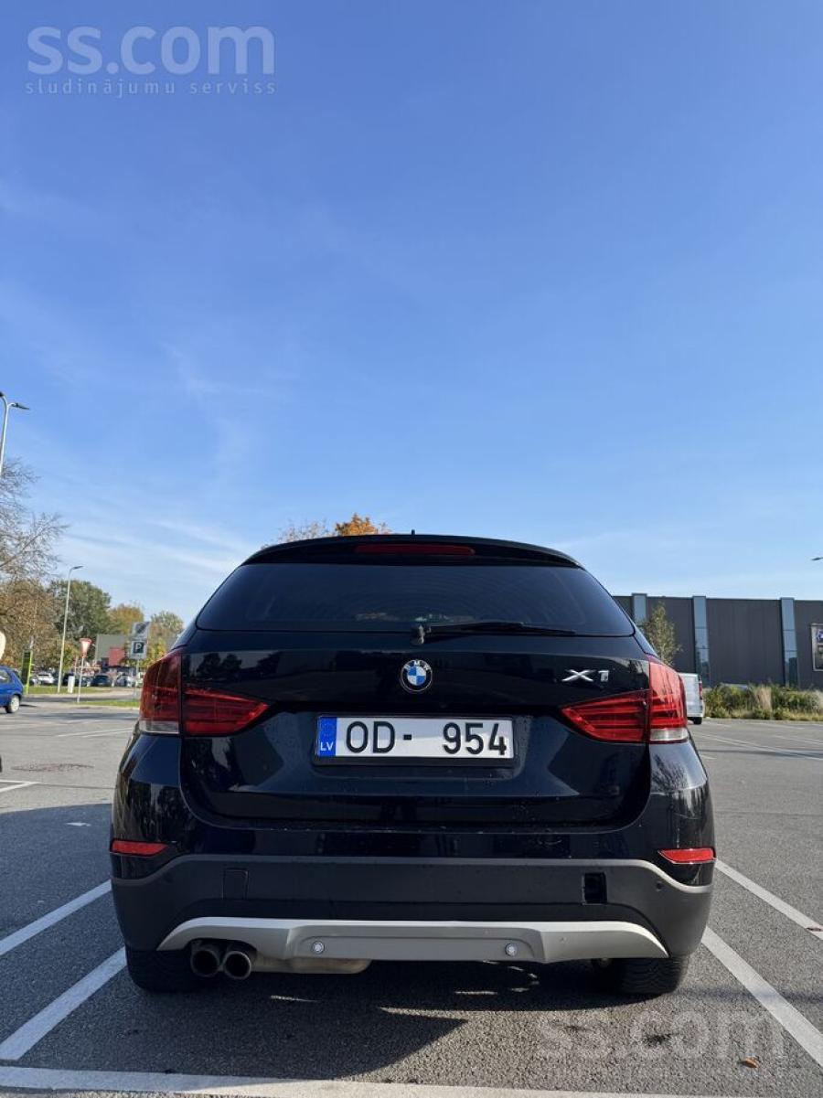Melns BMW X1 2014 Rīga, ar dzinēja tilpumu 2.00 L un nobraukumu 122 tūkst. km par 6990 €, foto 5 vietnē AUTOMOTO.COM.LV