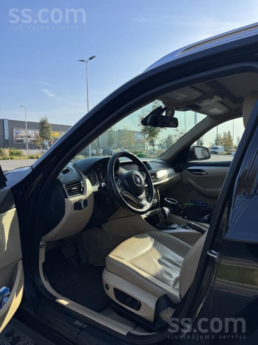 Melns BMW X1 2014 Rīga, ar dzinēja tilpumu 2.00 L un nobraukumu 122 tūkst. km par 6990 €, foto 7 vietnē AUTOMOTO.COM.LV