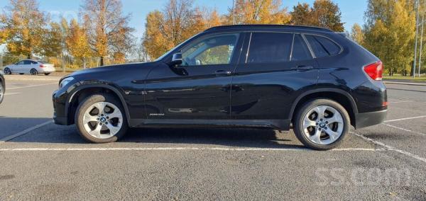 Black BMW X1 2015 in Riga, with an engine capacity of 2.00 L and mileage of 231 thousand km for 10500 €, photo 2 on AUTOMOTO.COM.LV