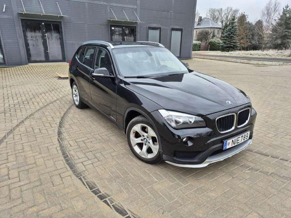 Melns BMW X1 2015 Kauņa, ar dzinēja tilpumu 2.00 L un nobraukumu 136 tūkst. km par 9950 €, foto 4 vietnē AUTOMOTO.COM.LV