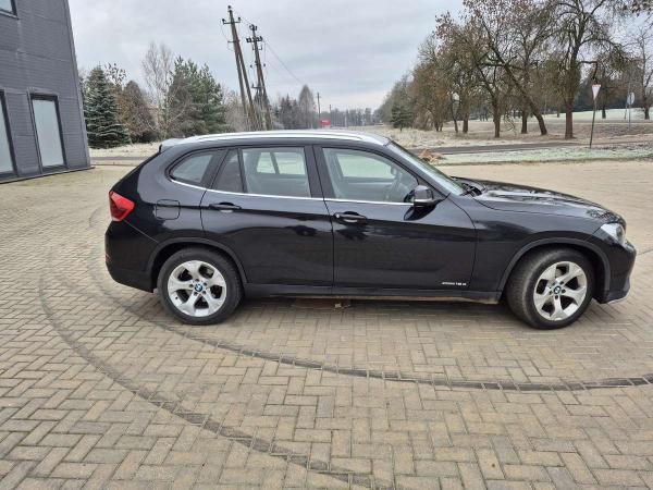 Melns BMW X1 2015 Kauņa, ar dzinēja tilpumu 2.00 L un nobraukumu 136 tūkst. km par 9950 €, foto 5 vietnē AUTOMOTO.COM.LV