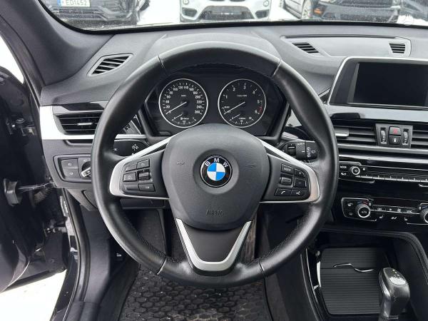 Black BMW X1 2015 in Utena, with an engine capacity of 2.00 L and mileage of 250 thousand km for 10200 €, photo 8 on AUTOMOTO.COM.LV