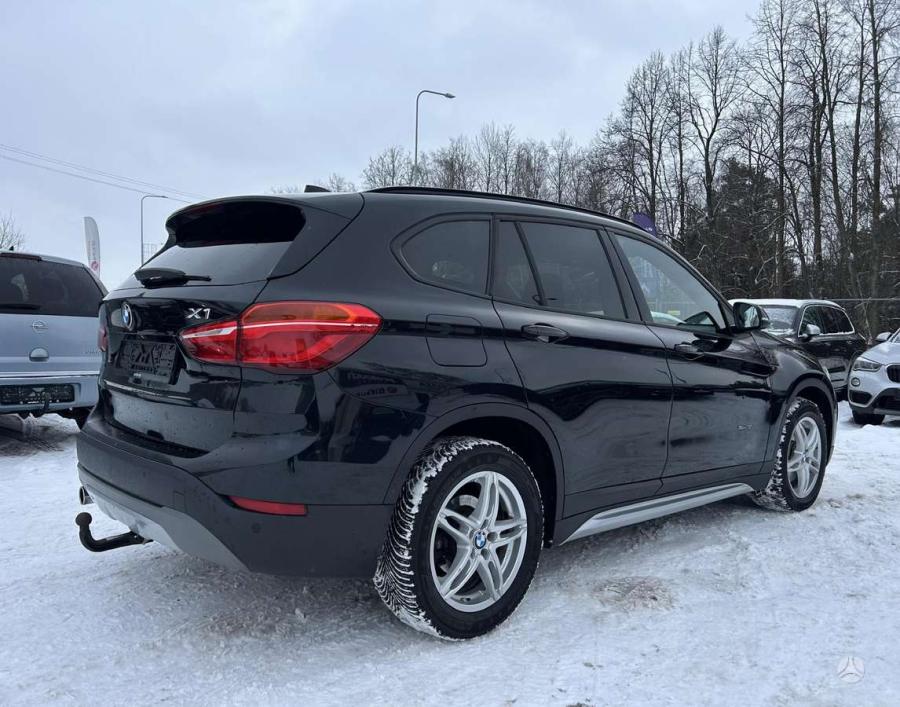 Melns BMW X1 2015 Utena, ar dzinēja tilpumu 2.00 L un nobraukumu 250 tūkst. km par 9950 €, foto 5 vietnē AUTOMOTO.COM.LV
