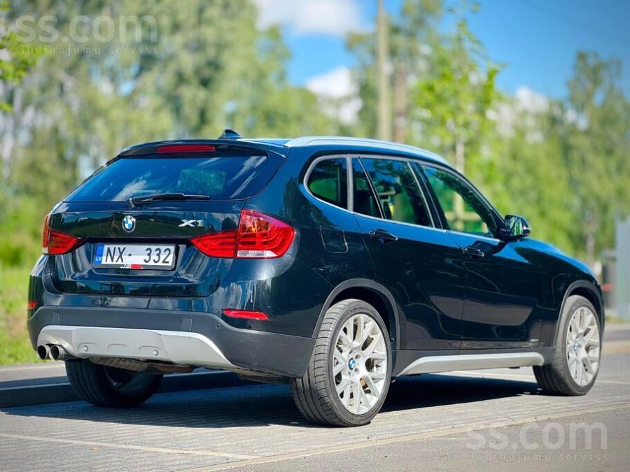 Melns BMW X1 2015 Rīga, ar dzinēja tilpumu 2.00 L un nobraukumu 379 tūkst. km par 8500 €, foto 3 vietnē AUTOMOTO.COM.LV
