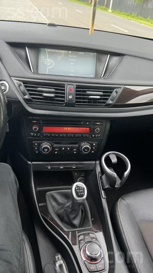 Melns BMW X1 2015 Rīga, ar dzinēja tilpumu 2.00 L un nobraukumu 379 tūkst. km par 8500 €, foto 16 vietnē AUTOMOTO.COM.LV