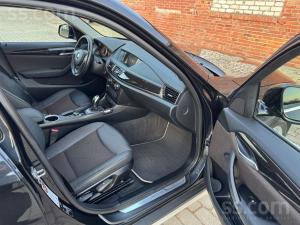 Melns BMW X1 2015 Cēsis, ar dzinēja tilpumu 2.00 L un nobraukumu 289 tūkst. km par 8950 €, foto 12 vietnē AUTOMOTO.COM.LV