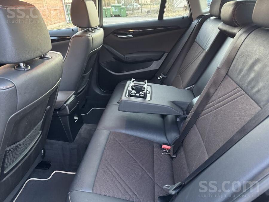 Melns BMW X1 2015 Cēsis, ar dzinēja tilpumu 2.00 L un nobraukumu 289 tūkst. km par 8950 €, foto 14 vietnē AUTOMOTO.COM.LV