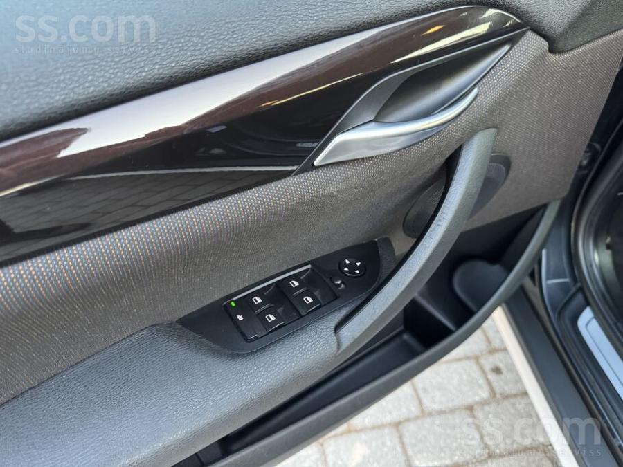 Melns BMW X1 2015 Cēsis, ar dzinēja tilpumu 2.00 L un nobraukumu 289 tūkst. km par 8950 €, foto 17 vietnē AUTOMOTO.COM.LV