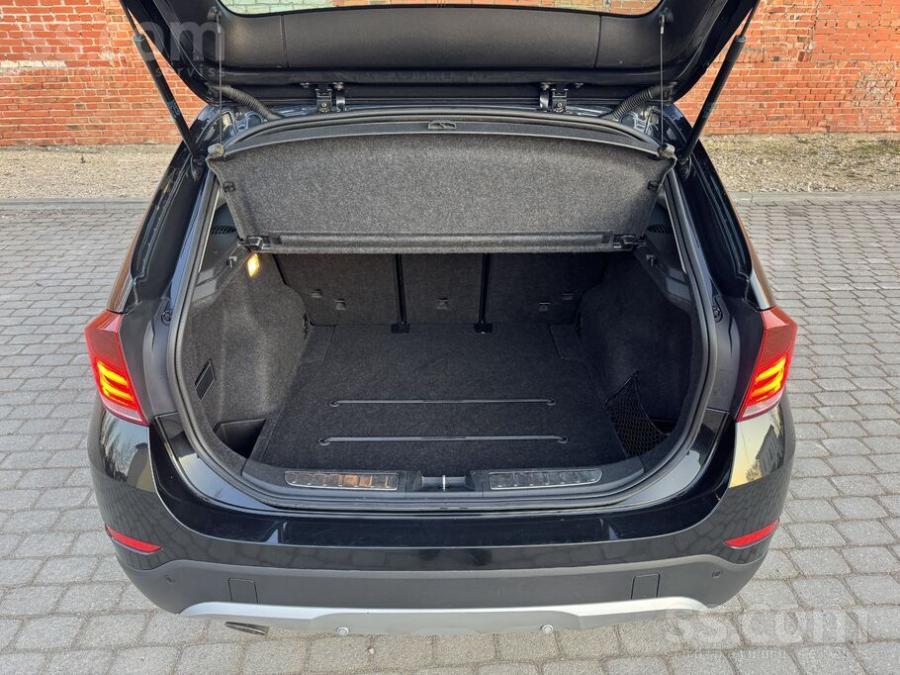 Melns BMW X1 2015 Cēsis, ar dzinēja tilpumu 2.00 L un nobraukumu 289 tūkst. km par 8950 €, foto 23 vietnē AUTOMOTO.COM.LV