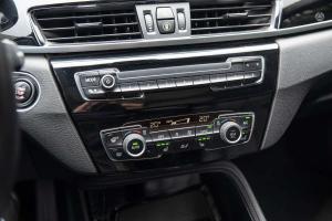 Melns BMW X1 2015 Elektrėnai, ar dzinēja tilpumu 2.00 L un nobraukumu 182 tūkst. km par 14900 €, foto 26 vietnē AUTOMOTO.COM.LV