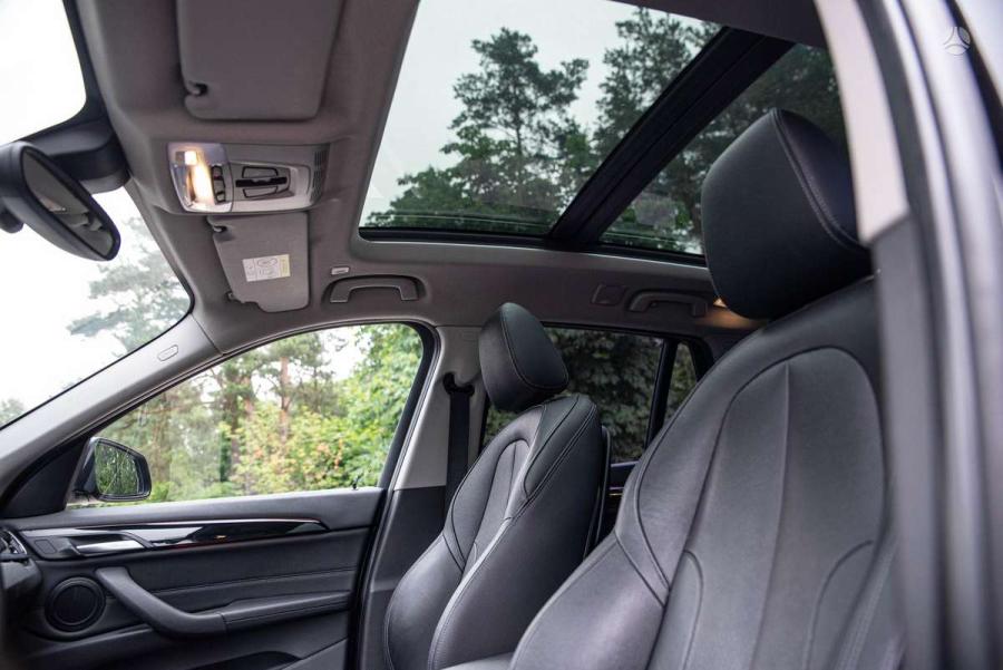 Melns BMW X1 2015 Elektrėnai, ar dzinēja tilpumu 2.00 L un nobraukumu 182 tūkst. km par 14900 €, foto 27 vietnē AUTOMOTO.COM.LV