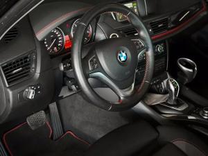 Black BMW X1 2015 in Riga, with an engine capacity of 2.00 L and mileage of 223 thousand km for 11800 €, photo 8 on AUTOMOTO.COM.LV