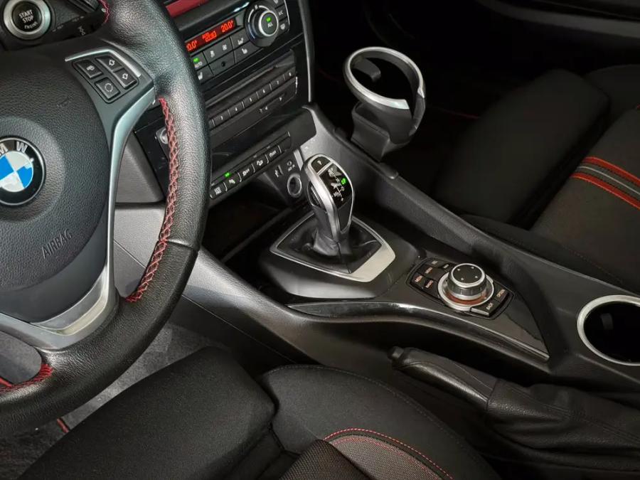 Black BMW X1 2015 in Riga, with an engine capacity of 2.00 L and mileage of 223 thousand km for 11800 €, photo 9 on AUTOMOTO.COM.LV
