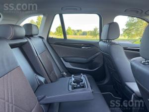 Black BMW X1 2015 in Cesis, with an engine capacity of 2.00 L and mileage of 290 thousand km for 8750 €, photo 17 on AUTOMOTO.COM.LV