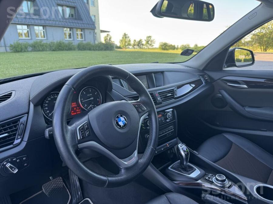 Black BMW X1 2015 in Cesis, with an engine capacity of 2.00 L and mileage of 290 thousand km for 8750 €, photo 18 on AUTOMOTO.COM.LV