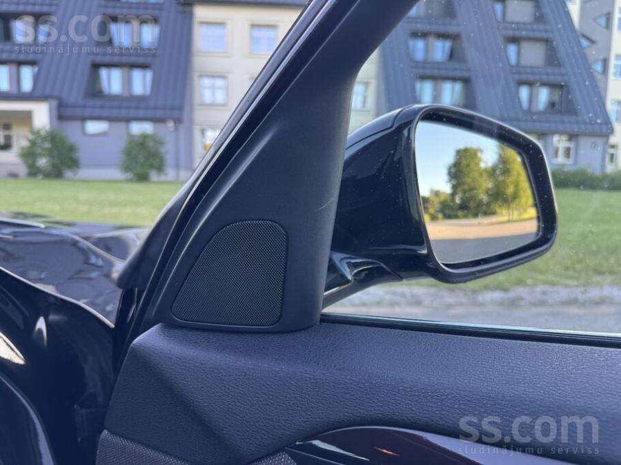 Black BMW X1 2015 in Cesis, with an engine capacity of 2.00 L and mileage of 290 thousand km for 8750 €, photo 23 on AUTOMOTO.COM.LV