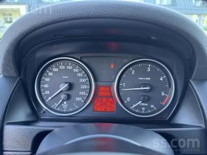 Black BMW X1 2015 in Cesis, with an engine capacity of 2.00 L and mileage of 290 thousand km for 8750 €, photo 24 on AUTOMOTO.COM.LV