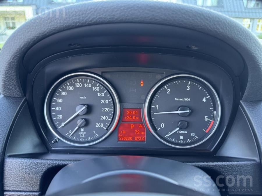 Black BMW X1 2015 in Cesis, with an engine capacity of 2.00 L and mileage of 290 thousand km for 8750 €, photo 24 on AUTOMOTO.COM.LV