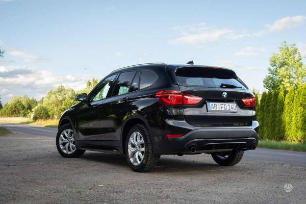Black BMW X1 2015 in Elektrenai, with an engine capacity of 2.00 L and mileage of 153 thousand km for 14550 €, photo 3 on AUTOMOTO.COM.LV