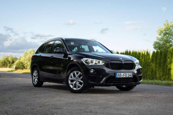Black BMW X1 2015 in Elektrenai, with an engine capacity of 2.00 L and mileage of 153 thousand km for 14550 €, photo 7 on AUTOMOTO.COM.LV