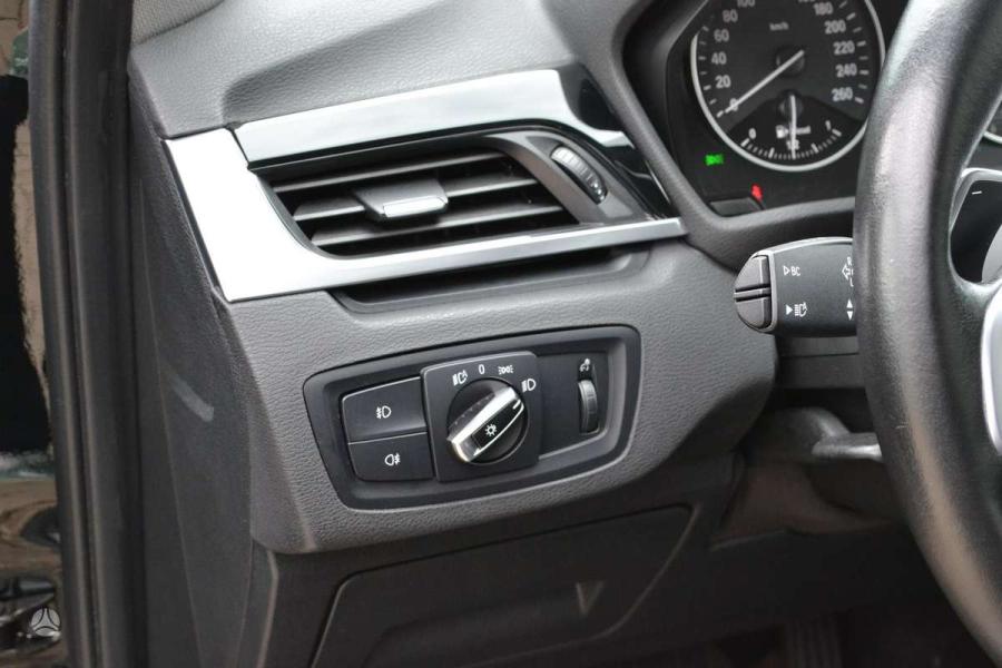 Melns BMW X1 2015 Viļņa, ar dzinēja tilpumu 2.00 L un nobraukumu 275 tūkst. km par 12500 €, foto 16 vietnē AUTOMOTO.COM.LV