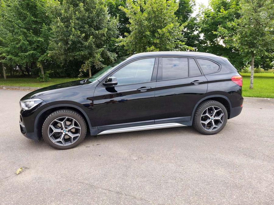Black BMW X1 2015 in Kaunas, with an engine capacity of 2.00 L and mileage of 280 thousand km for 12000 €, photo 3 on AUTOMOTO.COM.LV