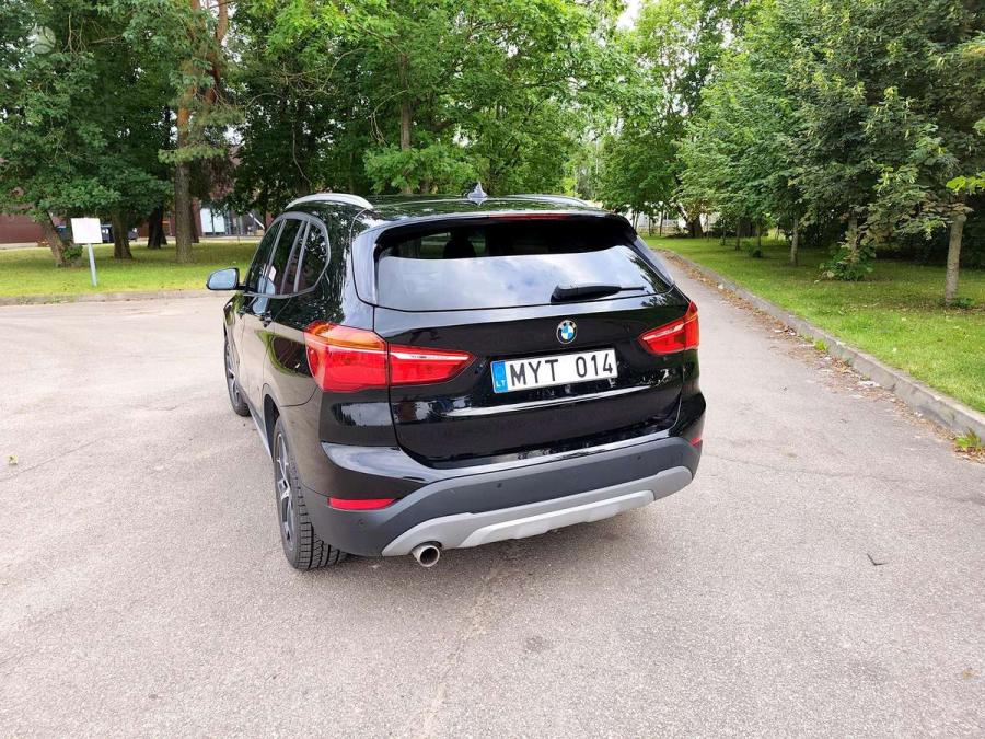 Black BMW X1 2015 in Kaunas, with an engine capacity of 2.00 L and mileage of 280 thousand km for 12000 €, photo 5 on AUTOMOTO.COM.LV