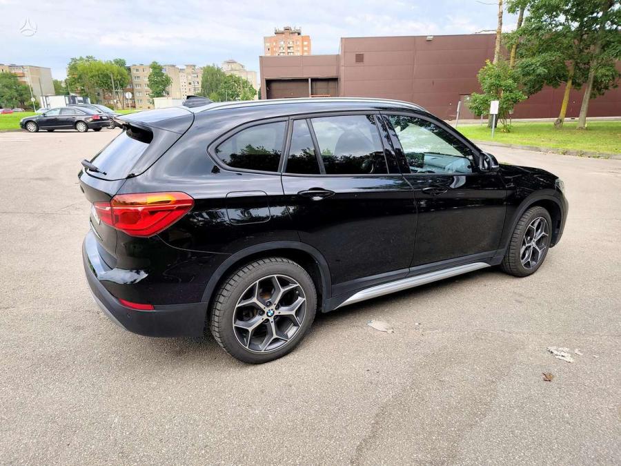 Black BMW X1 2015 in Kaunas, with an engine capacity of 2.00 L and mileage of 280 thousand km for 12000 €, photo 6 on AUTOMOTO.COM.LV