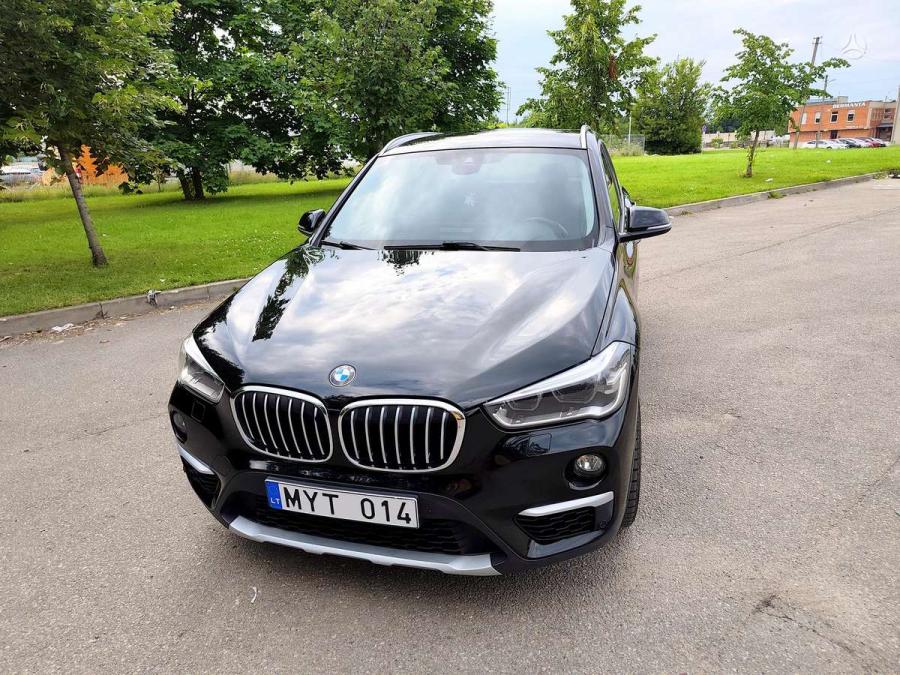 Black BMW X1 2015 in Kaunas, with an engine capacity of 2.00 L and mileage of 280 thousand km for 12000 €, photo 8 on AUTOMOTO.COM.LV