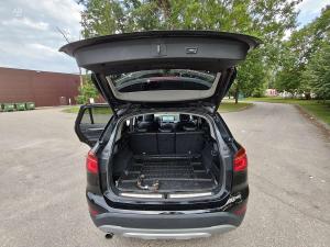 Black BMW X1 2015 in Kaunas, with an engine capacity of 2.00 L and mileage of 280 thousand km for 12000 €, photo 11 on AUTOMOTO.COM.LV