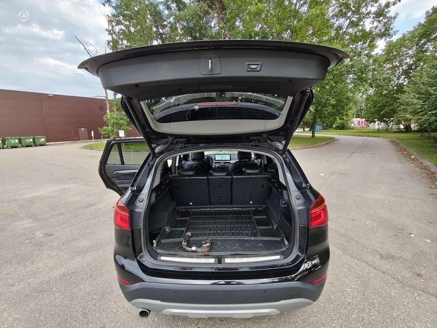 Black BMW X1 2015 in Kaunas, with an engine capacity of 2.00 L and mileage of 280 thousand km for 12000 €, photo 11 on AUTOMOTO.COM.LV