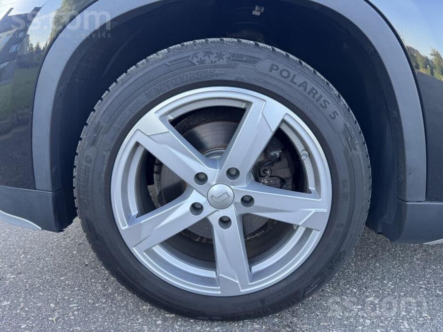 Black BMW X1 2015 in Cesis, with an engine capacity of 2.00 L and mileage of 290 thousand km for 8750 €, photo 11 on AUTOMOTO.COM.LV