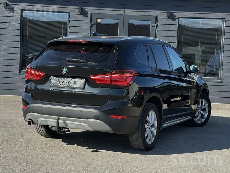 Black BMW X1 2016 in Jelgava, with an engine capacity of 2.00 L and mileage of 235 thousand km for 15450 €, photo 2 on AUTOMOTO.COM.LV