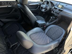 Black BMW X1 2016 in Jelgava, with an engine capacity of 2.00 L and mileage of 235 thousand km for 15450 €, photo 3 on AUTOMOTO.COM.LV