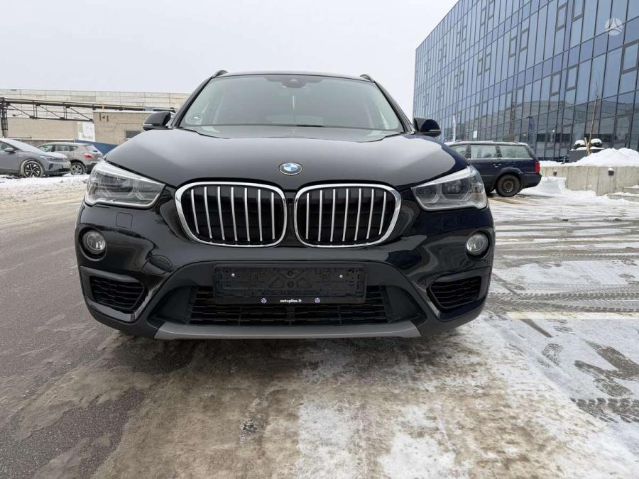 Melns BMW X1 2016 Panevēža, ar dzinēja tilpumu 2.00 L un nobraukumu 283 tūkst. km par 11750 €, foto 3 vietnē AUTOMOTO.COM.LV