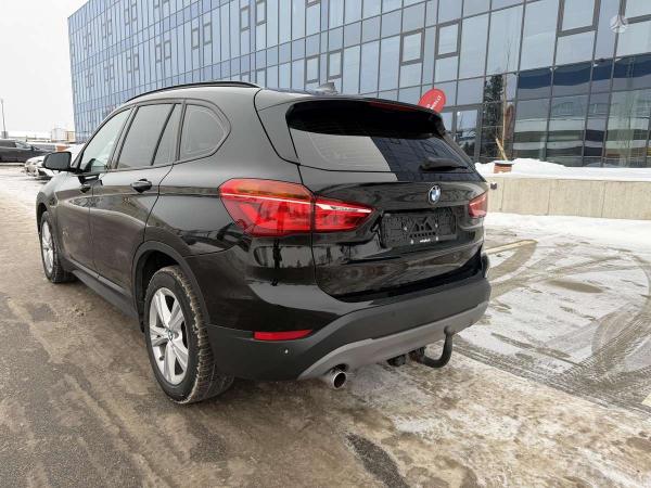 Black BMW X1 2016 in Panevezys, with an engine capacity of 2.00 L and mileage of 283 thousand km for 11750 €, photo 5 on AUTOMOTO.COM.LV