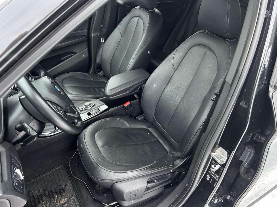 Black BMW X1 2016 in Utena, with an engine capacity of 2.00 L and mileage of 250 thousand km for 9200 €, photo 12 on AUTOMOTO.COM.LV