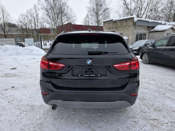 Black BMW X1 2016 in Telschi, with an engine capacity of 2.00 L and mileage of 199 thousand km for 13250 €, photo 6 on AUTOMOTO.COM.LV