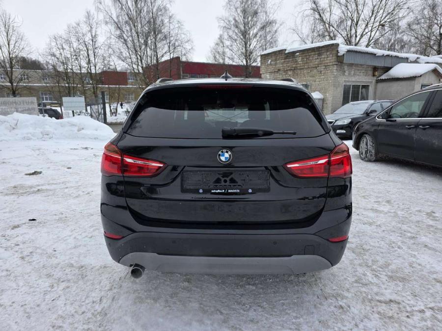 Melns BMW X1 2016 Telšiai, ar dzinēja tilpumu 2.00 L un nobraukumu 199 tūkst. km par 13250 €, foto 6 vietnē AUTOMOTO.COM.LV