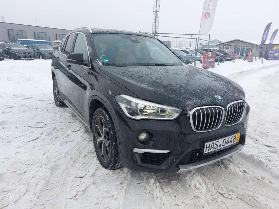 Black BMW X1 2016 in Kaunas, with an engine capacity of 2.00 L and mileage of 160 thousand km for 14890 €, photo 2 on AUTOMOTO.COM.LV