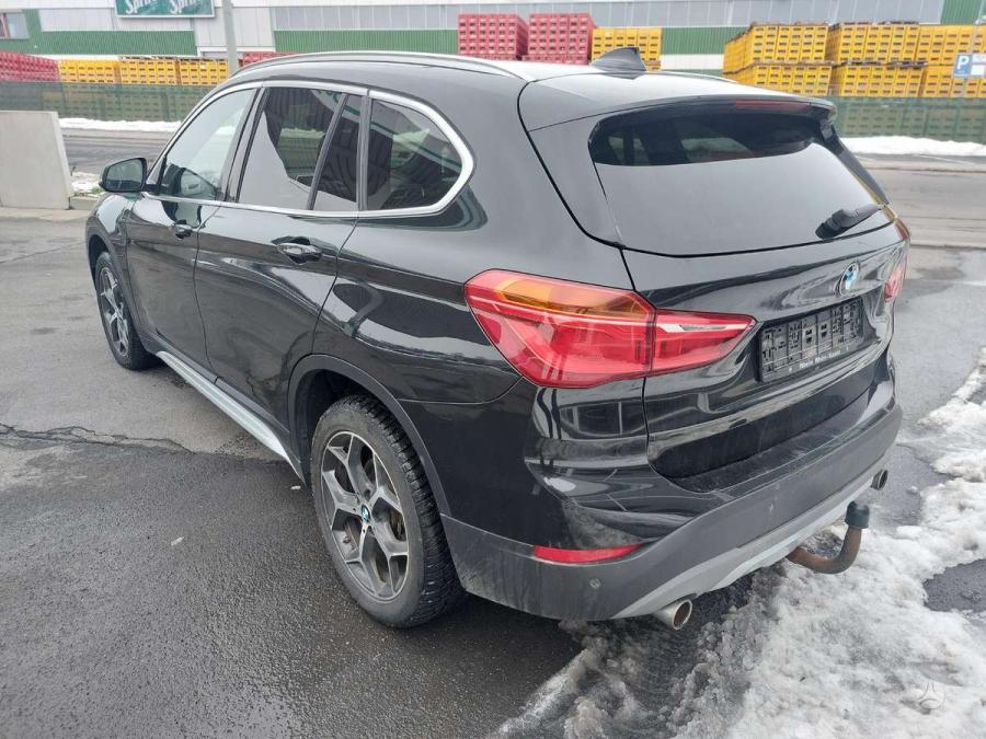 Black BMW X1 2016 in Kaunas, with an engine capacity of 2.00 L and mileage of 160 thousand km for 14890 €, photo 4 on AUTOMOTO.COM.LV