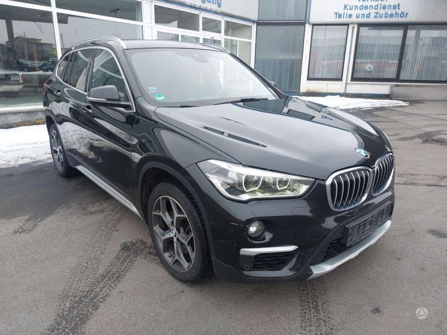 Black BMW X1 2016 in Kaunas, with an engine capacity of 2.00 L and mileage of 160 thousand km for 14890 €, photo 6 on AUTOMOTO.COM.LV