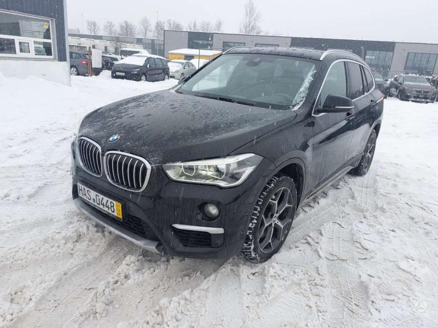 Black BMW X1 2016 in Kaunas, with an engine capacity of 2.00 L and mileage of 160 thousand km for 14890 €, photo 13 on AUTOMOTO.COM.LV