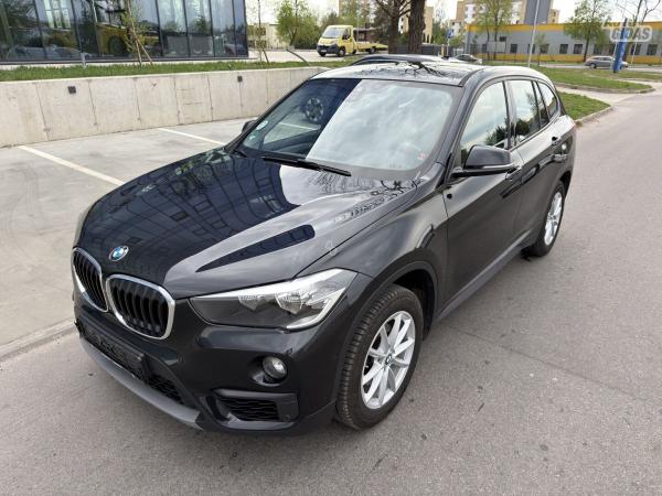 Black BMW X1 2016 in Panevezys, with an engine capacity of 2.00 L and mileage of 249 thousand km for 11850 €, photo 4 on AUTOMOTO.COM.LV