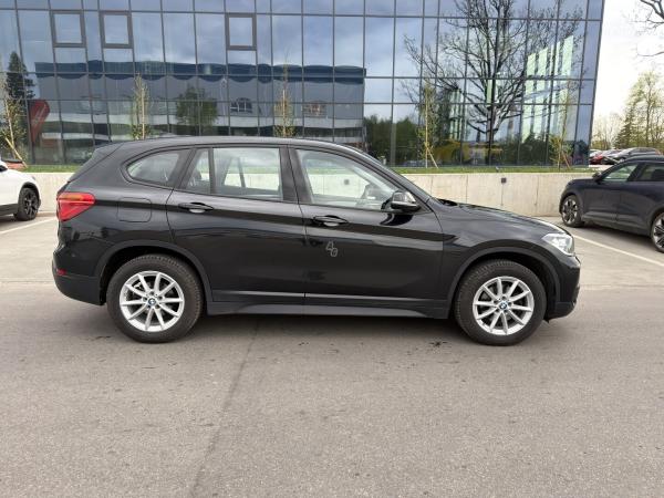 Black BMW X1 2016 in Panevezys, with an engine capacity of 2.00 L and mileage of 249 thousand km for 11850 €, photo 10 on AUTOMOTO.COM.LV