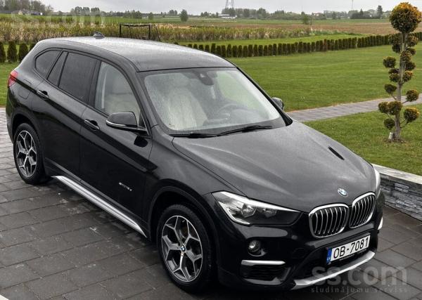 Black BMW X1 2016 in Riga, with an engine capacity of 2.00 L and mileage of 267 thousand km for 9900 €, photo 4 on AUTOMOTO.COM.LV