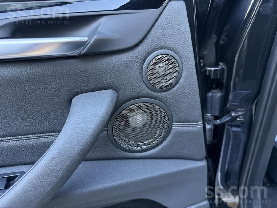 Black BMW X1 2016 in Jurmala, with an engine capacity of 2.00 L and mileage of 0 thousand km for 13950 €, photo 24 on AUTOMOTO.COM.LV